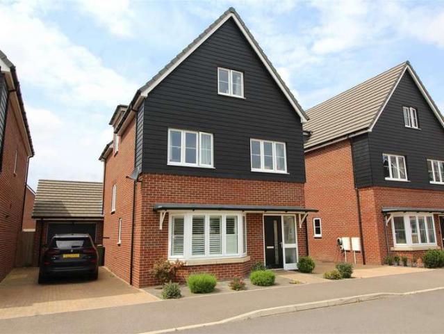 5 Bedroom Detached House