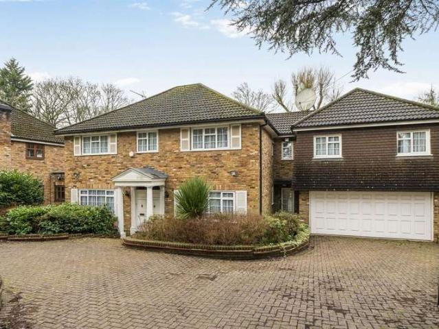 5 Bedroom Detached House