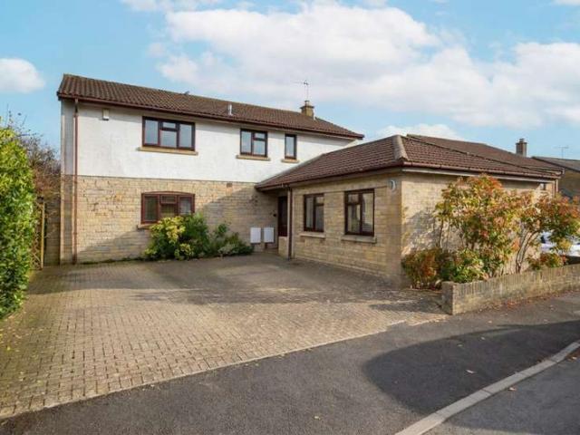 5 Bedroom Detached House