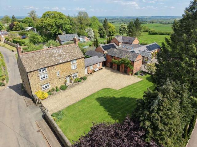 5 Bedroom Detached House