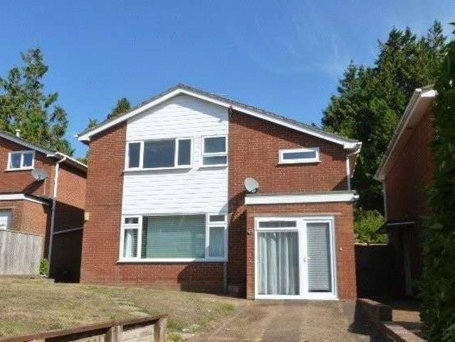 5 Bedroom Detached House