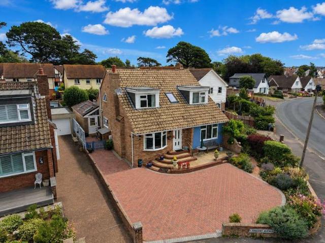 5 Bedroom Detached House