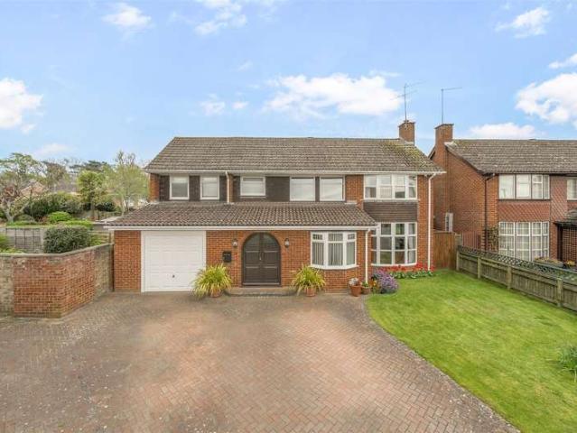 5 Bedroom Detached House