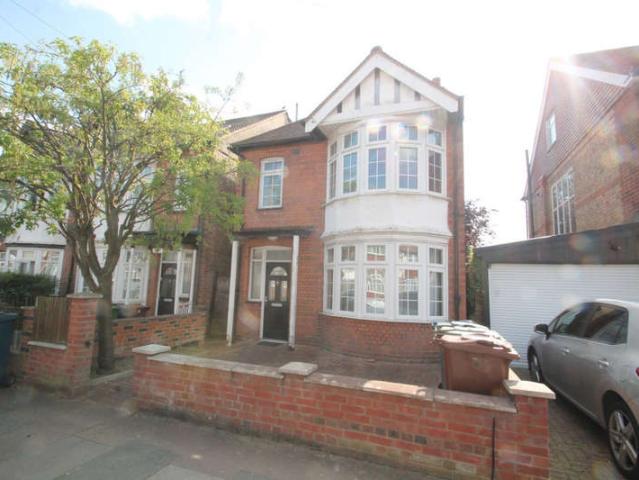 5 Bedroom Detached House