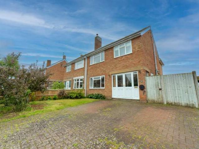 5 Bedroom Detached House
