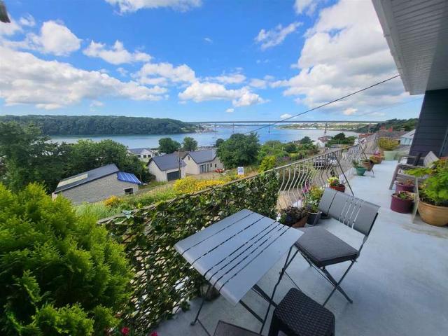 5 Bedroom Detached House
