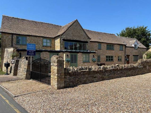 5 Bedroom Detached House