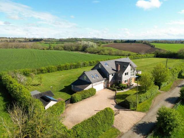 5 Bedroom Detached House