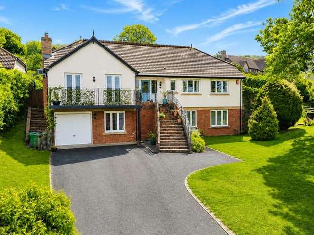 5 Bedroom Detached House