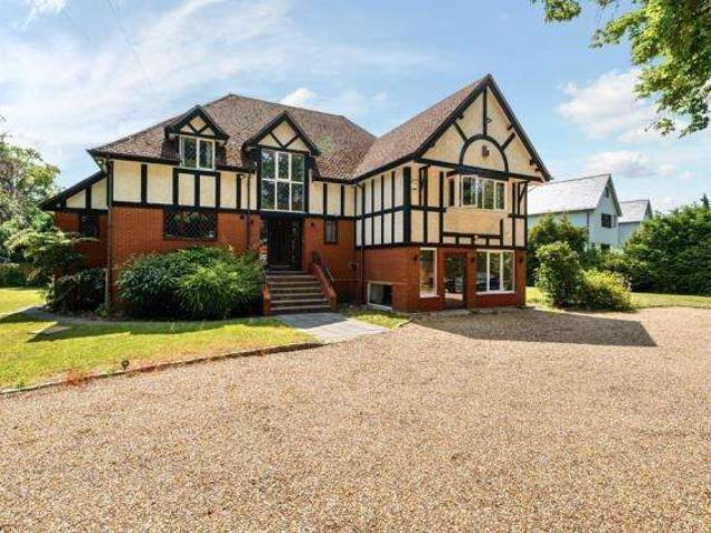 5 Bedroom Detached House