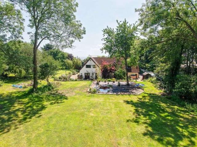 5 Bedroom Detached House