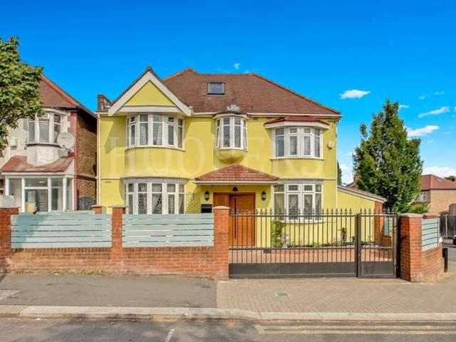 5 Bedroom Detached House