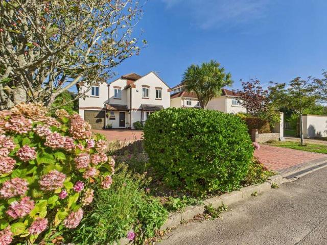 5 Bedroom Detached House