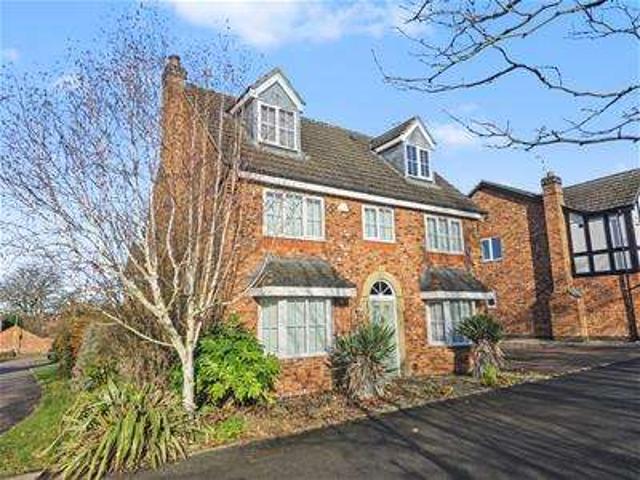 5 Bedroom Detached House