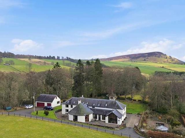 5 Bedroom Detached House