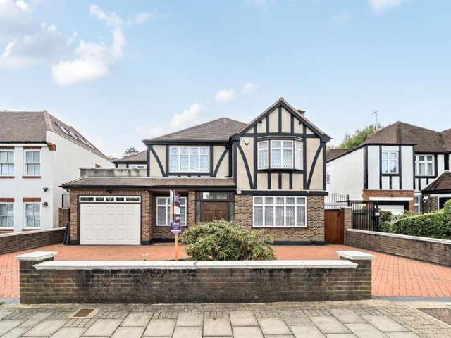 5 Bedroom Detached House