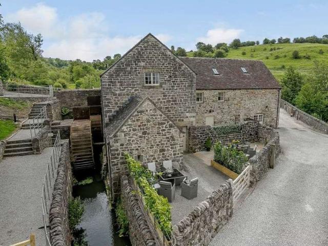 5 Bedroom Detached House