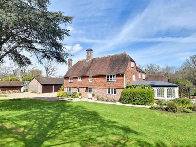 5 Bedroom Detached House
