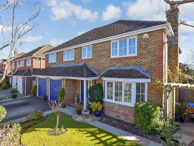 5 Bedroom Detached House