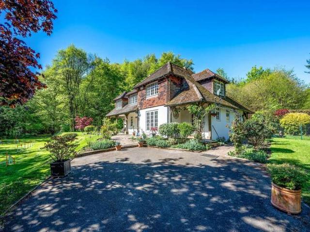 5 Bedroom Detached House