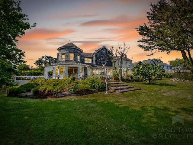 5 Bedroom Detached House