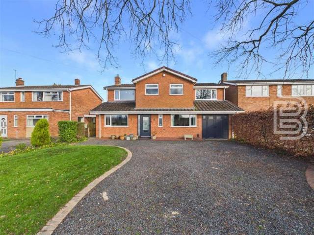 5 Bedroom Detached House