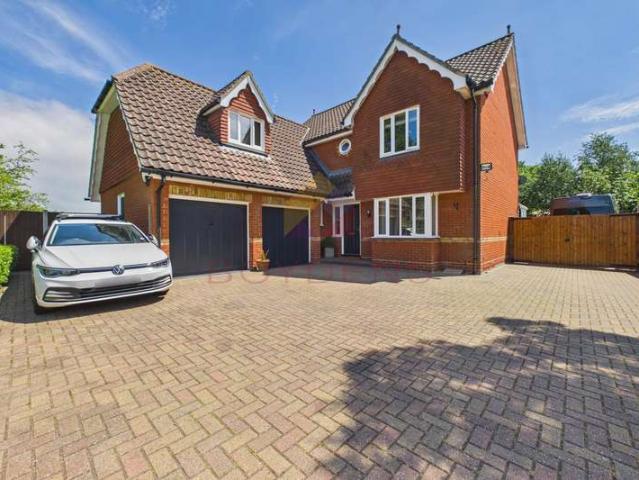 5 Bedroom Detached House
