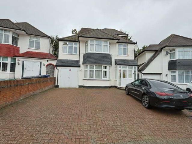 5 Bedroom Detached House