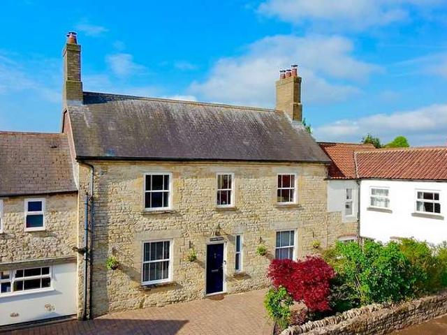 5 Bedroom Detached House