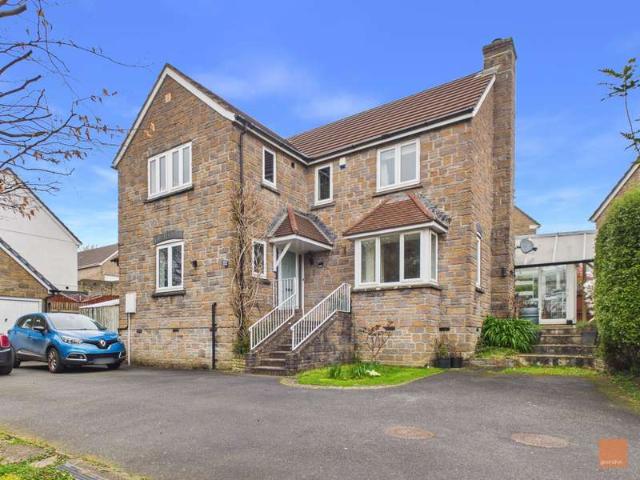 5 Bedroom Detached House