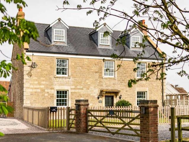 5 Bedroom Detached House