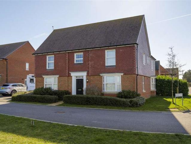 5 Bedroom Detached House