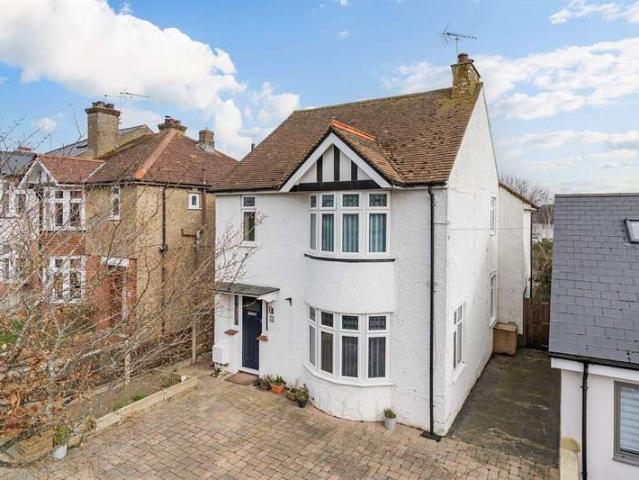 5 Bedroom Detached House