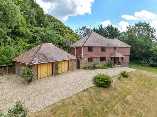 5 Bedroom Detached House