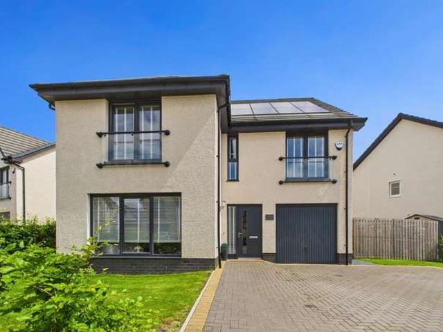 5 Bedroom Detached House