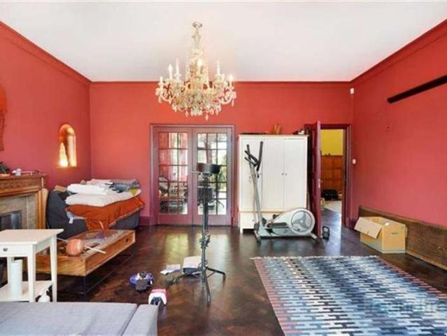 5 Bedroom Detached House