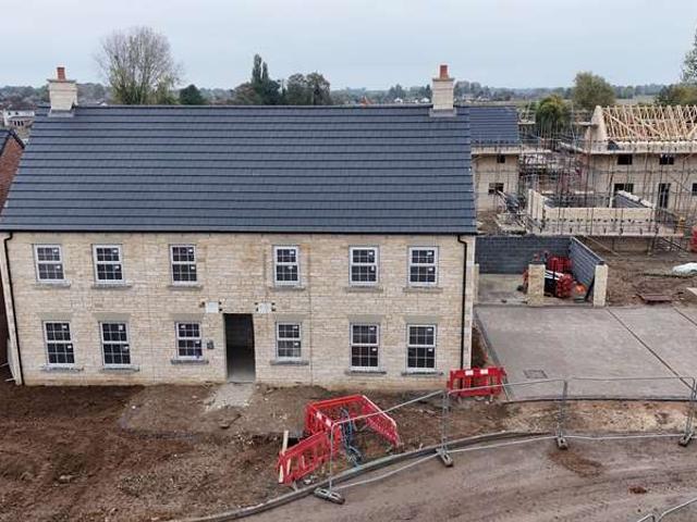 5 Bedroom Detached House