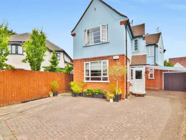 5 Bedroom Detached House