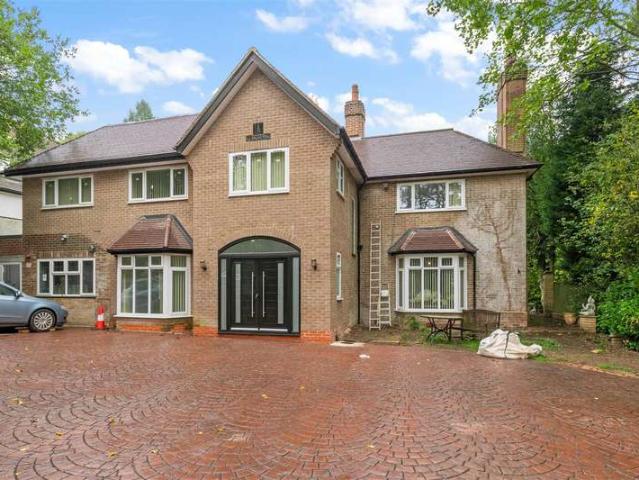 5 Bedroom Detached House