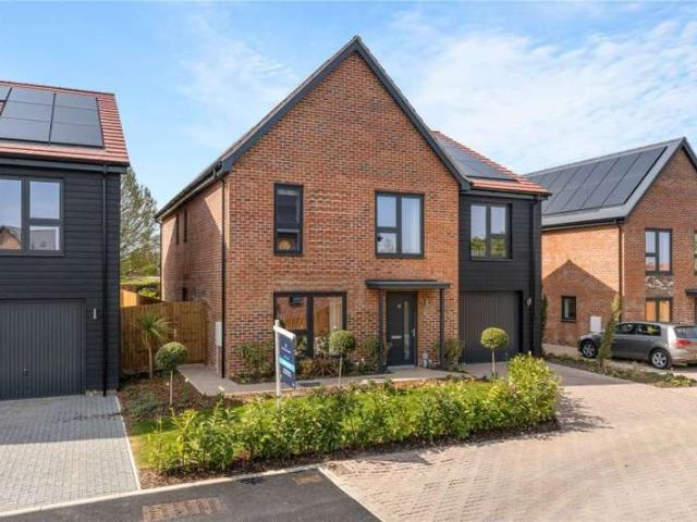 5 Bedroom Detached House
