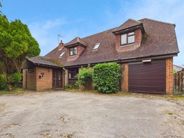 5 Bedroom Detached House