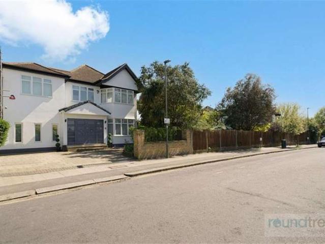 5 Bedroom Detached House