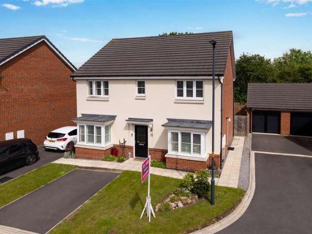 5 Bedroom Detached House