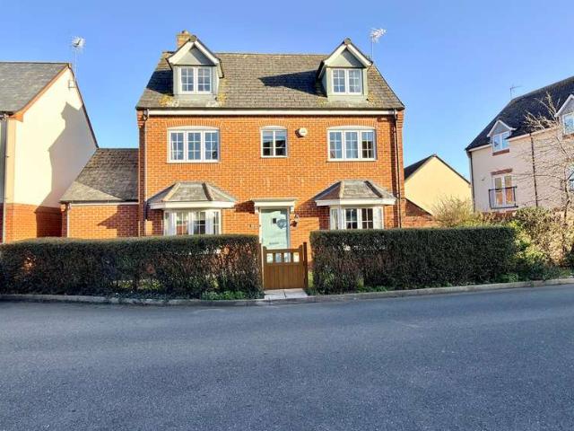 5 Bedroom Detached House