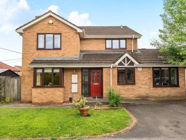 5 Bedroom Detached House