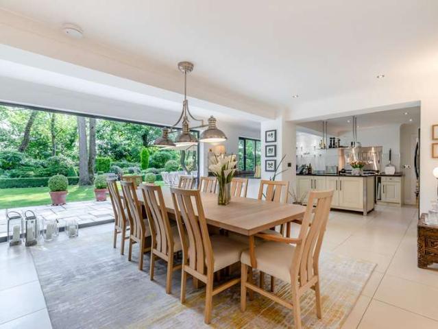 5 Bedroom Detached House
