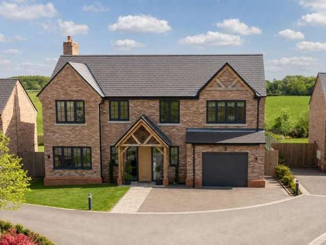 5 Bedroom Detached House