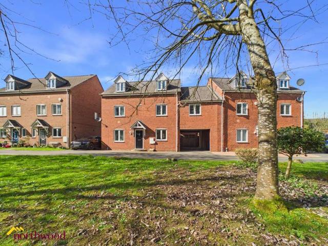 5 Bedroom Link Detached House
