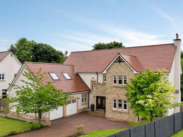 5 Bedroom Detached House