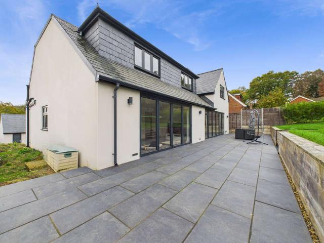5 Bedroom Detached House